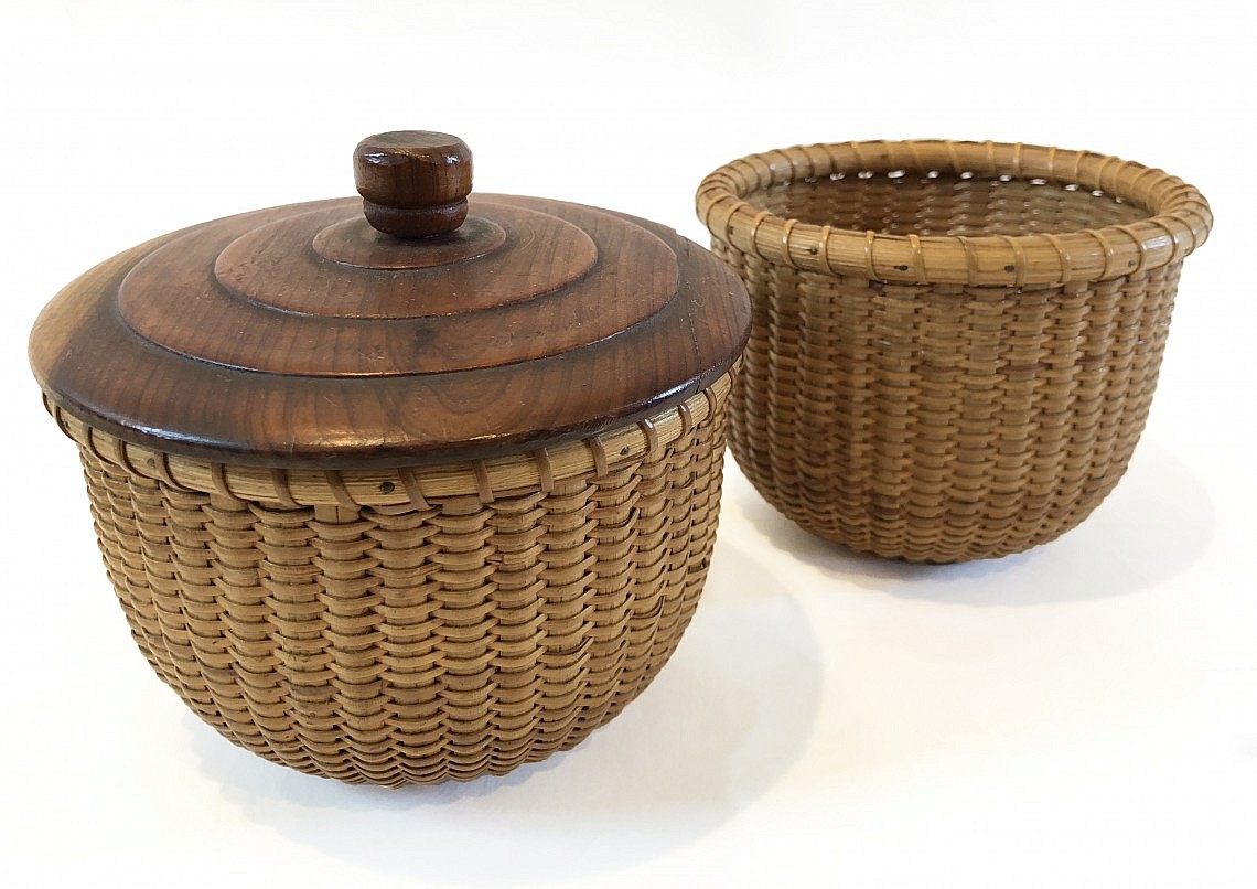 José Formoso Reyes - Pair of José Formoso Reyes Round Open Nantucket ...