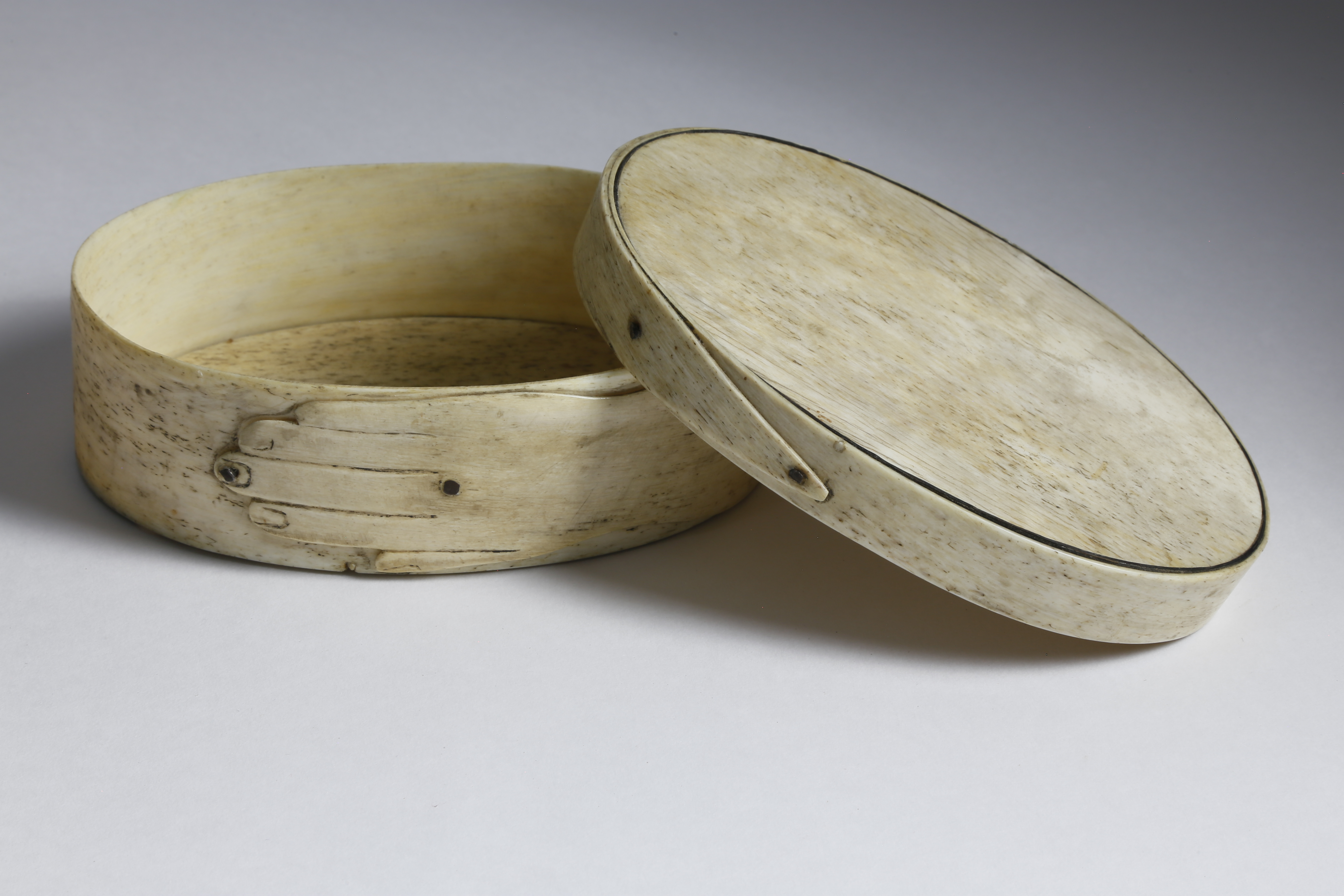 Ditty Box - Whaleman Made Whalebone Ditty Box, with Carved Hand Laps ...