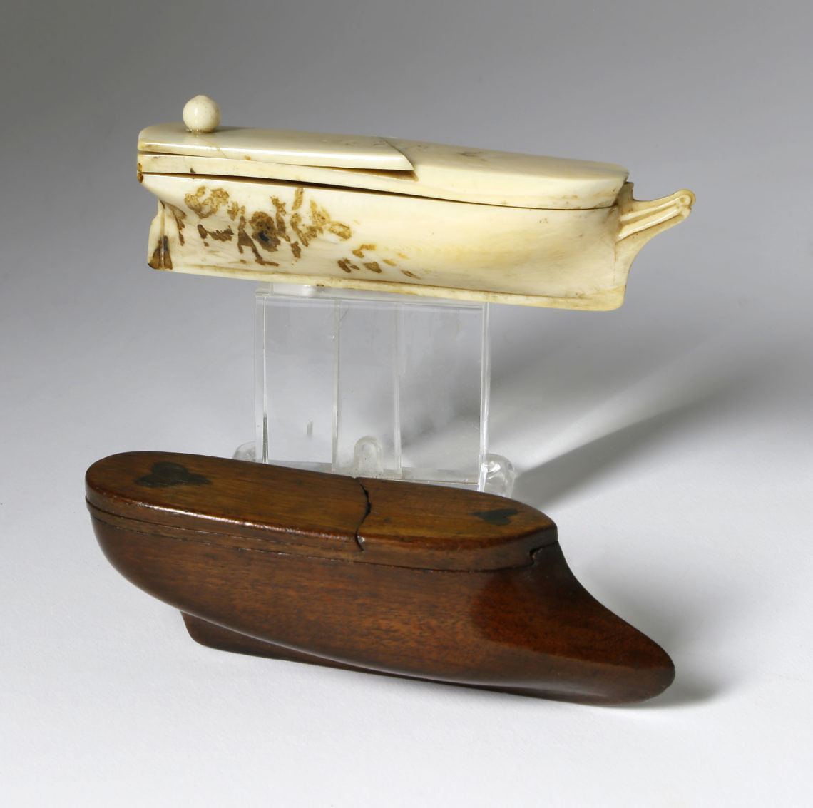 Snuff Box - Two Whaler Made Puzzle Snuff Boxes - Rafael Osona Auctions ...