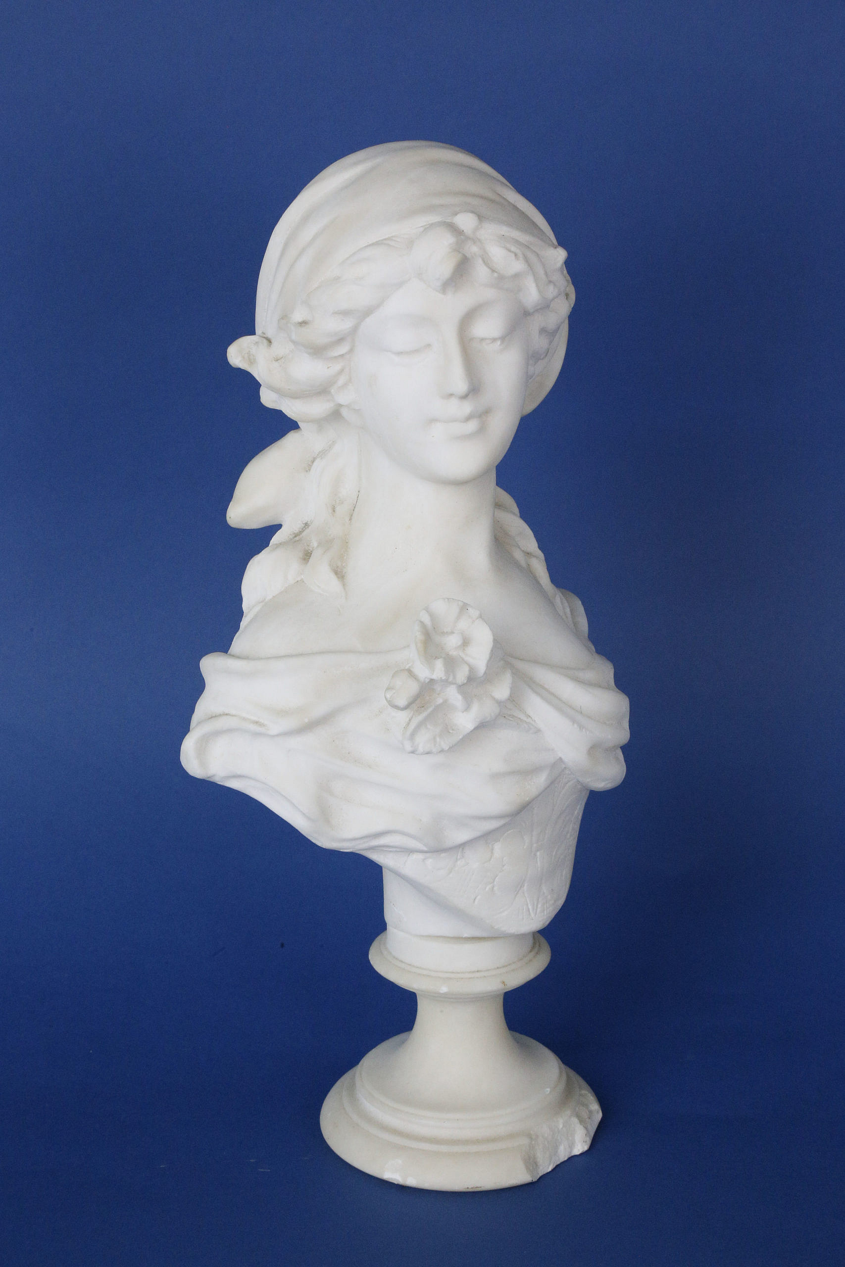 Continental Carved White Marble Bust of a Woman - Rafael Osona Auctions ...