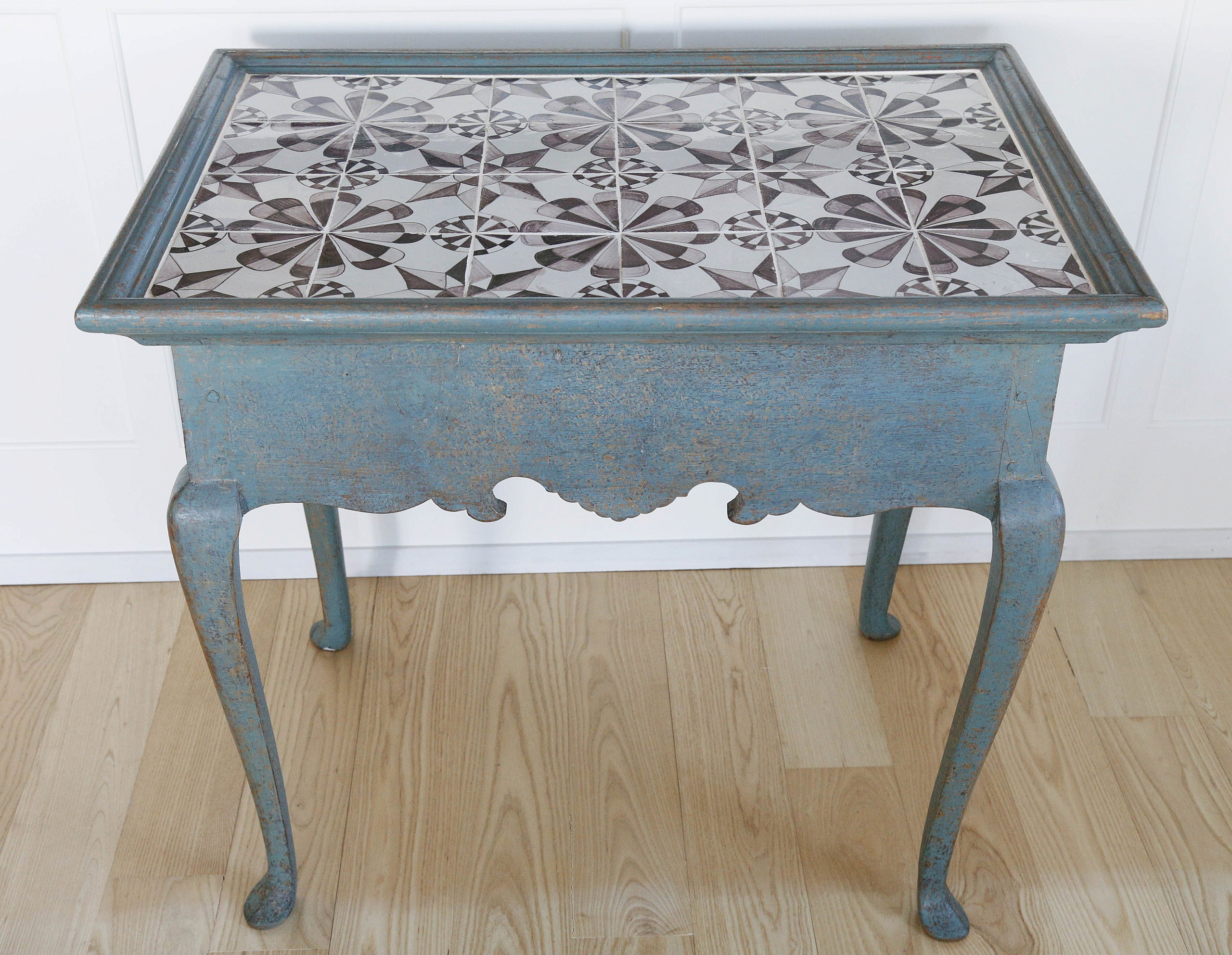 Queen Anne Style Tile Top Serving Table 19th Century - Queen Anne Style ...