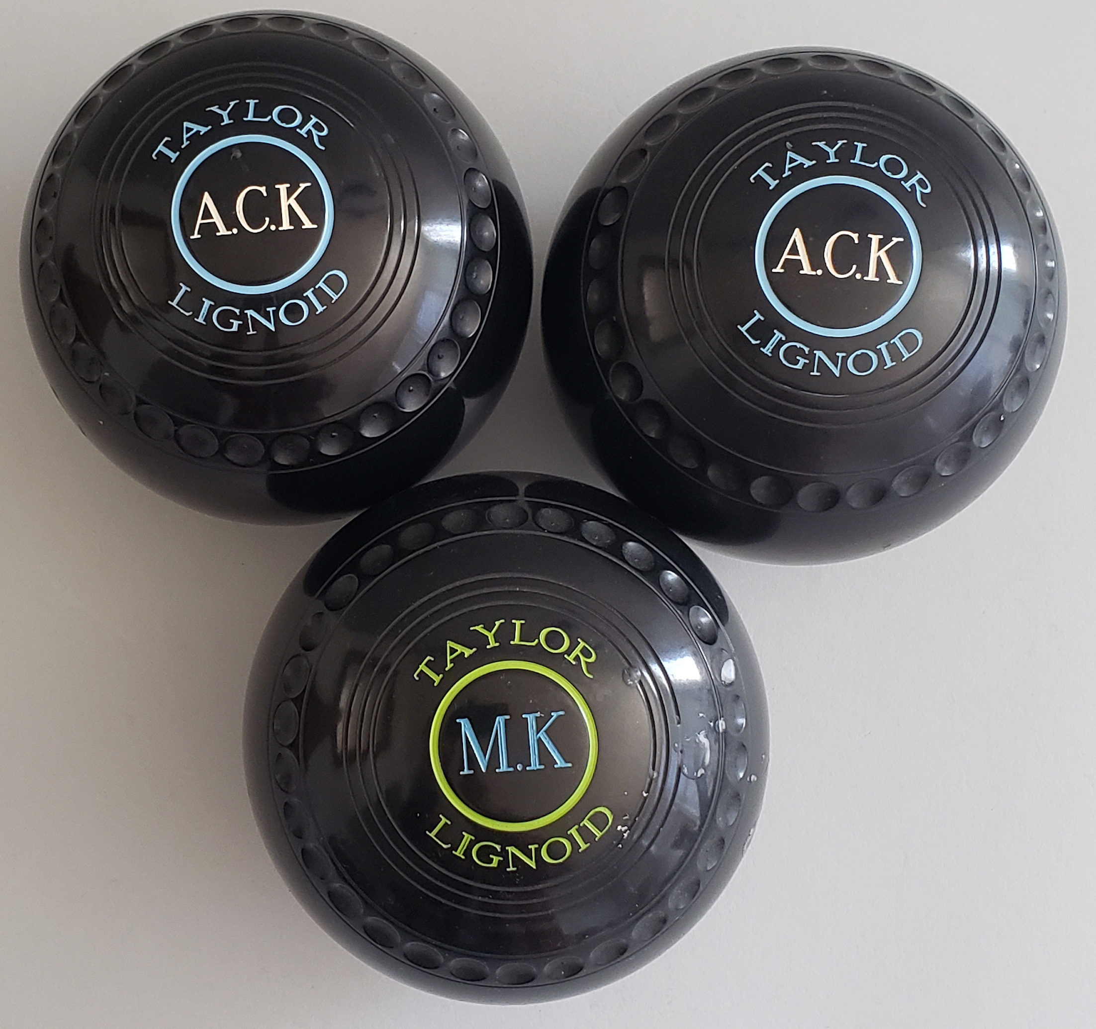 Thomas Taylor Lignoid Lawn Bowls - Three Thomas Taylor Lignoid ...