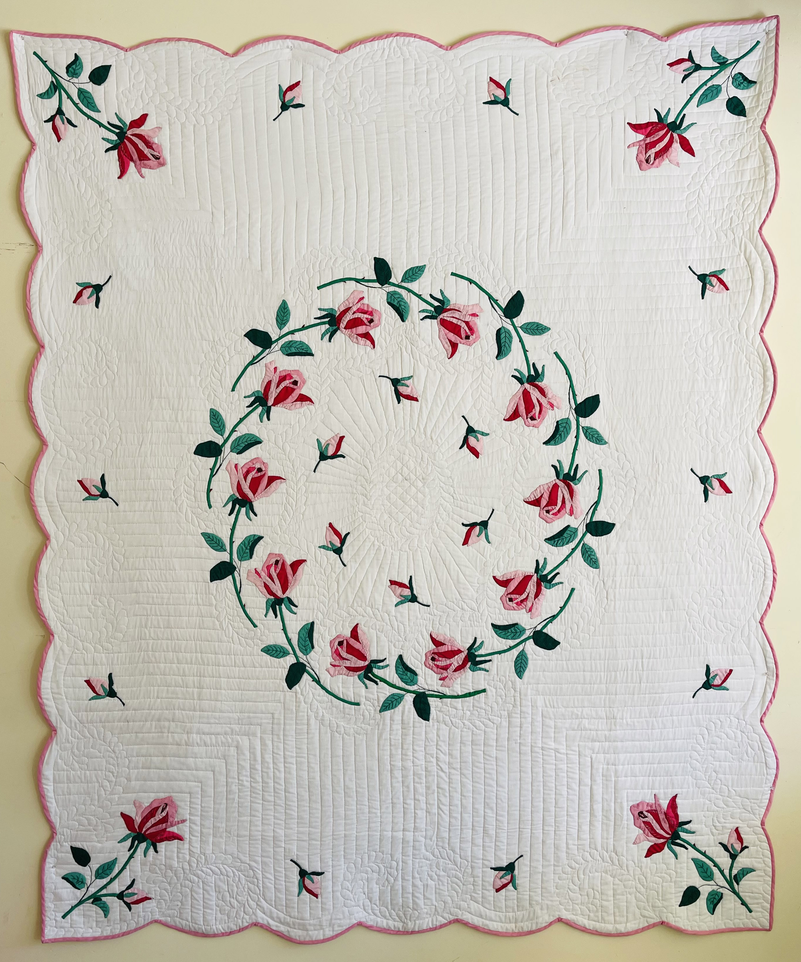 Rose Wreath Applique Quilt circa 1950s - Rose Wreath Applique Quilt ...