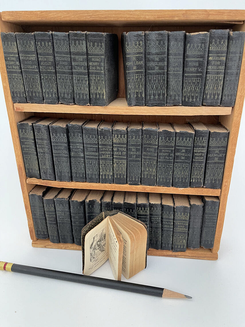 Complete Set of William Shakespeare Black Leather Bound Miniature Books ...