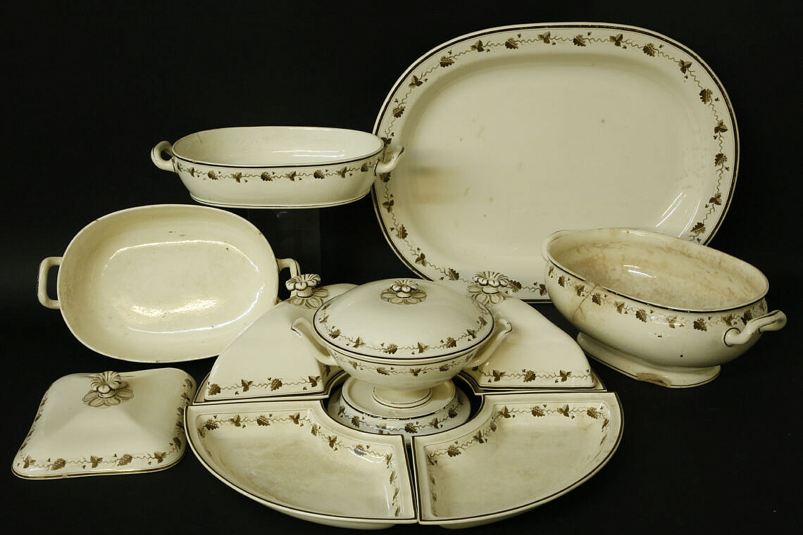 14 Pieces of Wedgwood Creamware with Grapevine Border circa 1800 - 14 ...