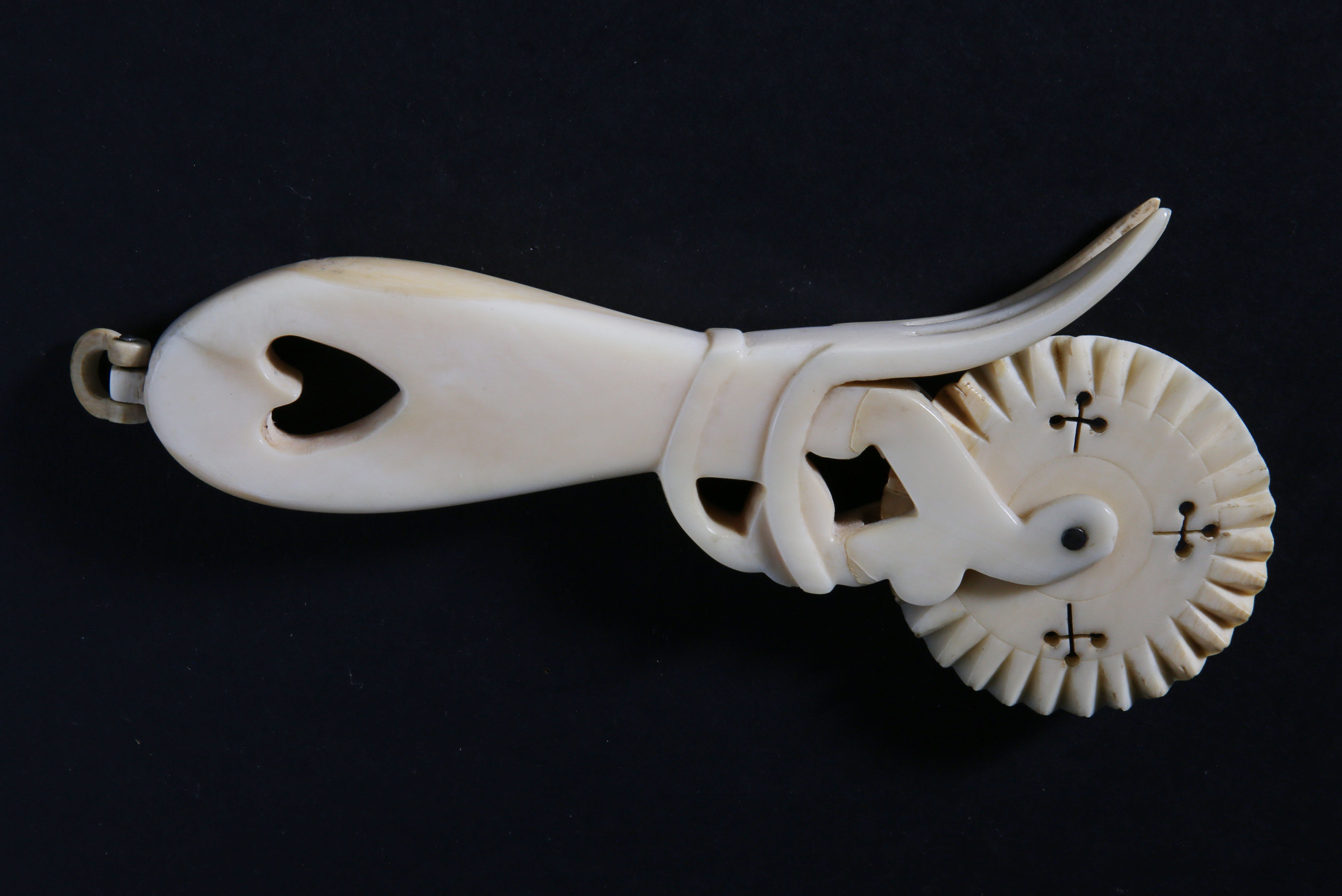 Whaleman Made Pie Crimper 19th Century - Whaleman Made Carved Heart ...
