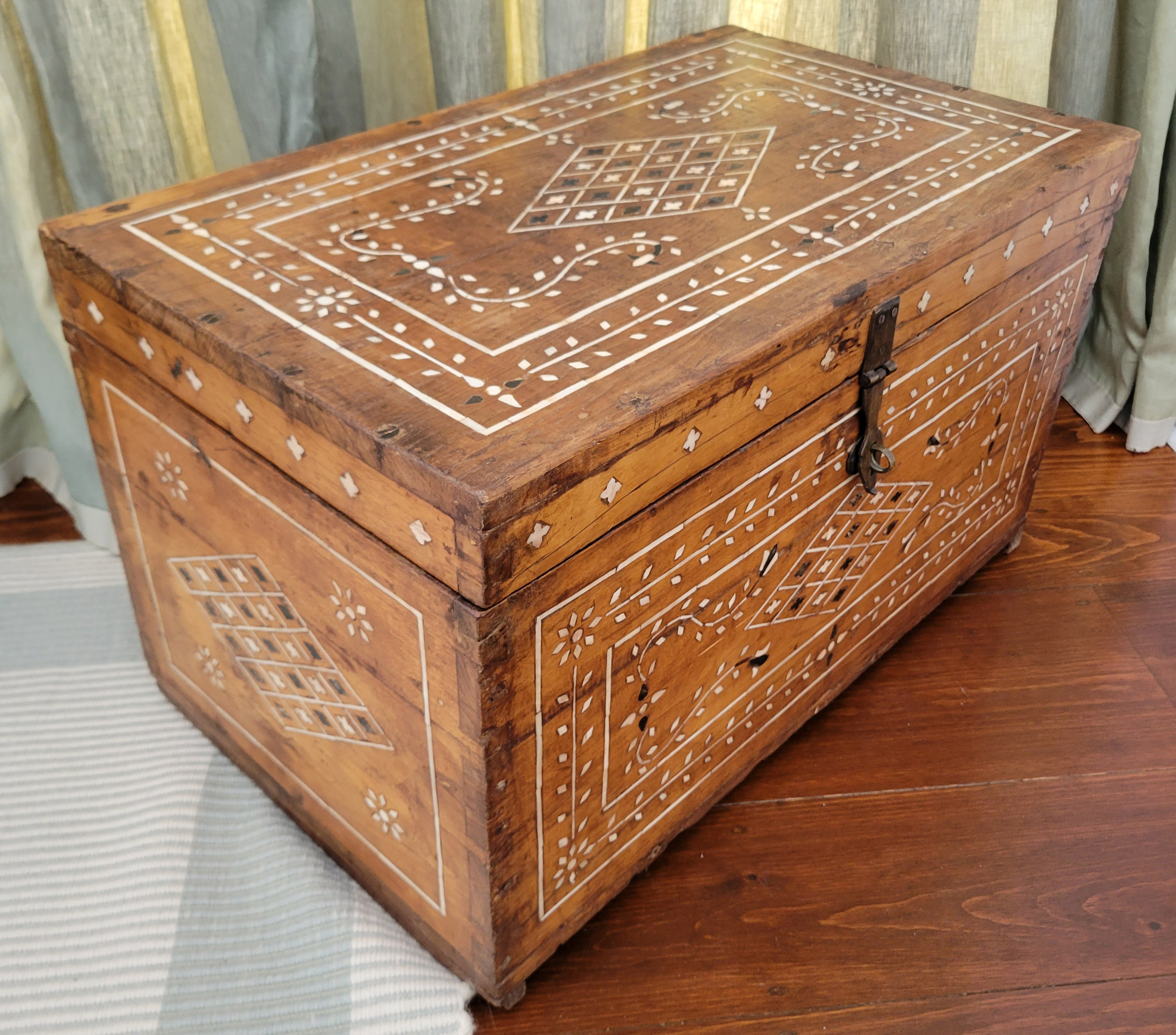 Syrian Bone-Inlaid Wooden Chest 19th Century - Syrian Bone-Inlaid ...