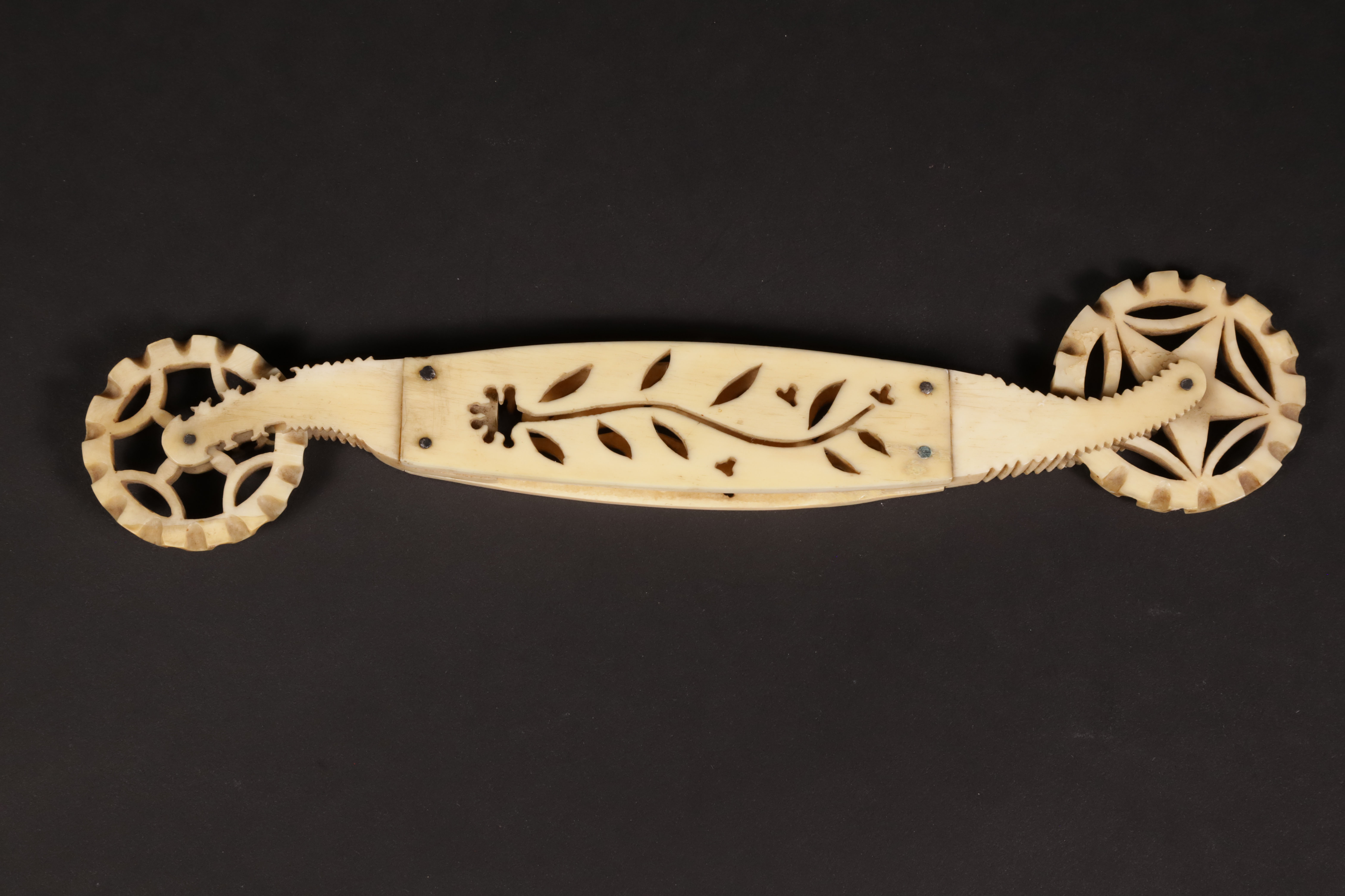 Fine Large Antique Whale Ivory Pie Crimper 19th Century - Fine Large ...