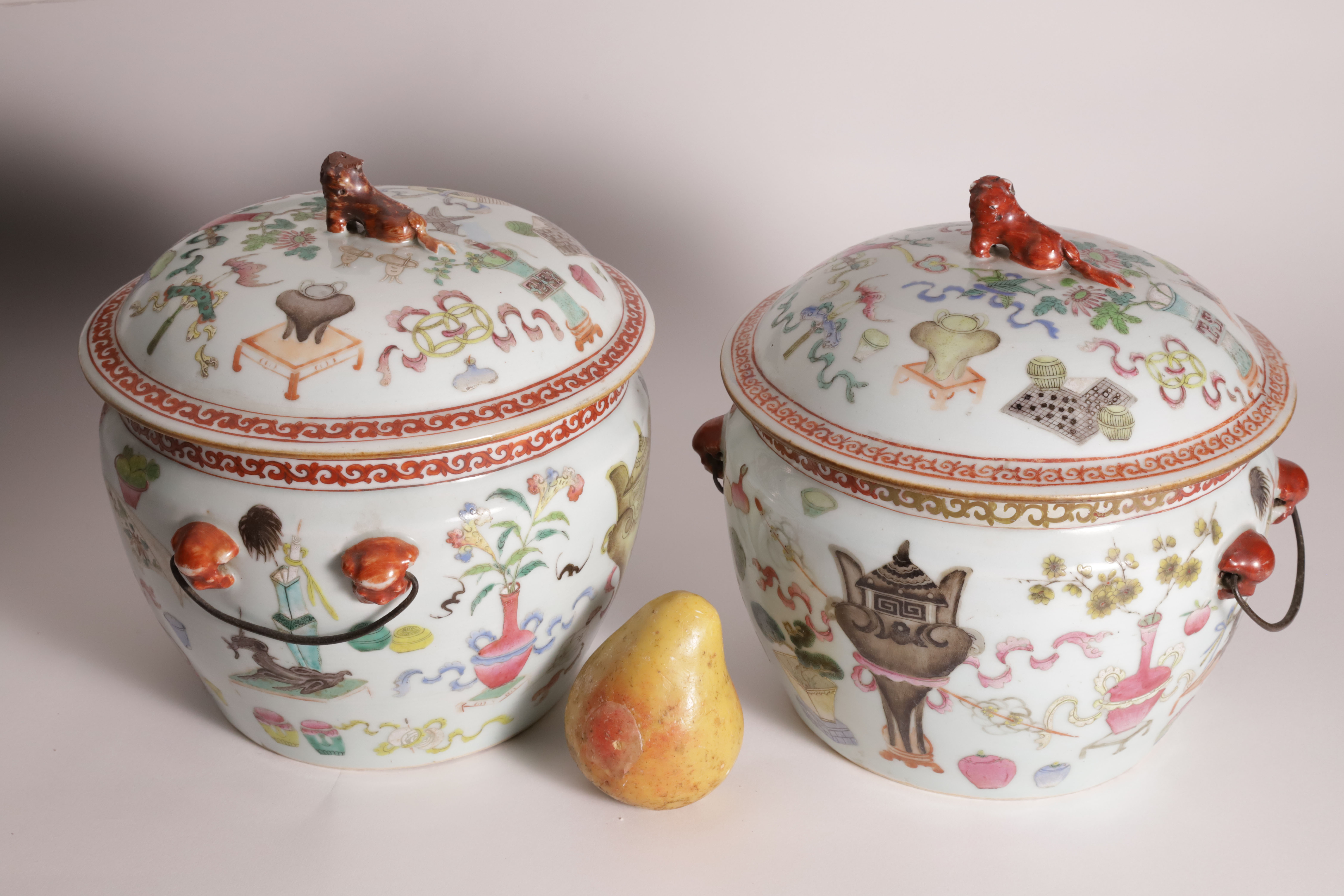 Pair of Chinese Export Covered Tureens 19th Century - Pair of Chinese ...