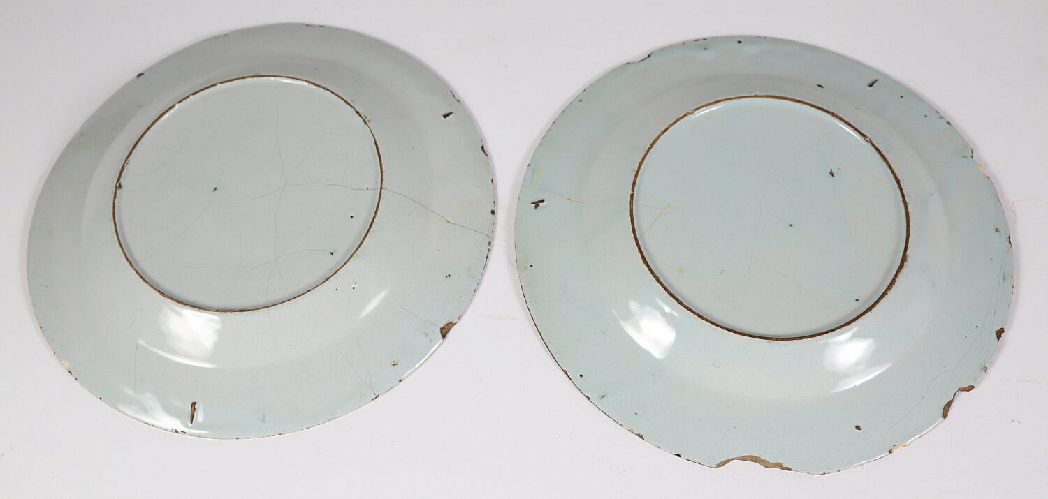 Pair of Soft Paste Dutch Plates, 18th Century - Rafael Osona Auctions ...