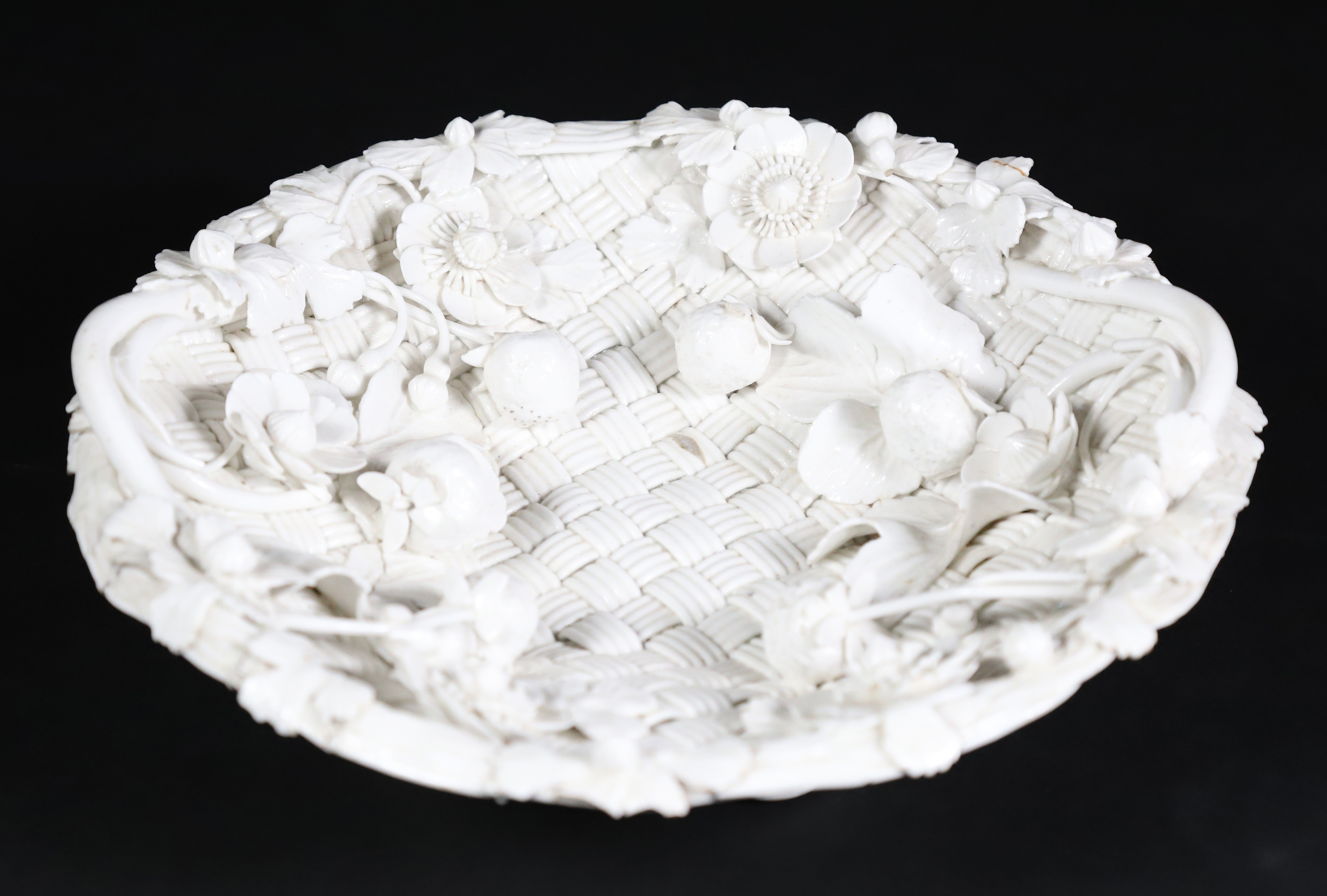 Victoria Rex Blanc De Chine Porcelain Dish - Rafael Osona Auctions ...