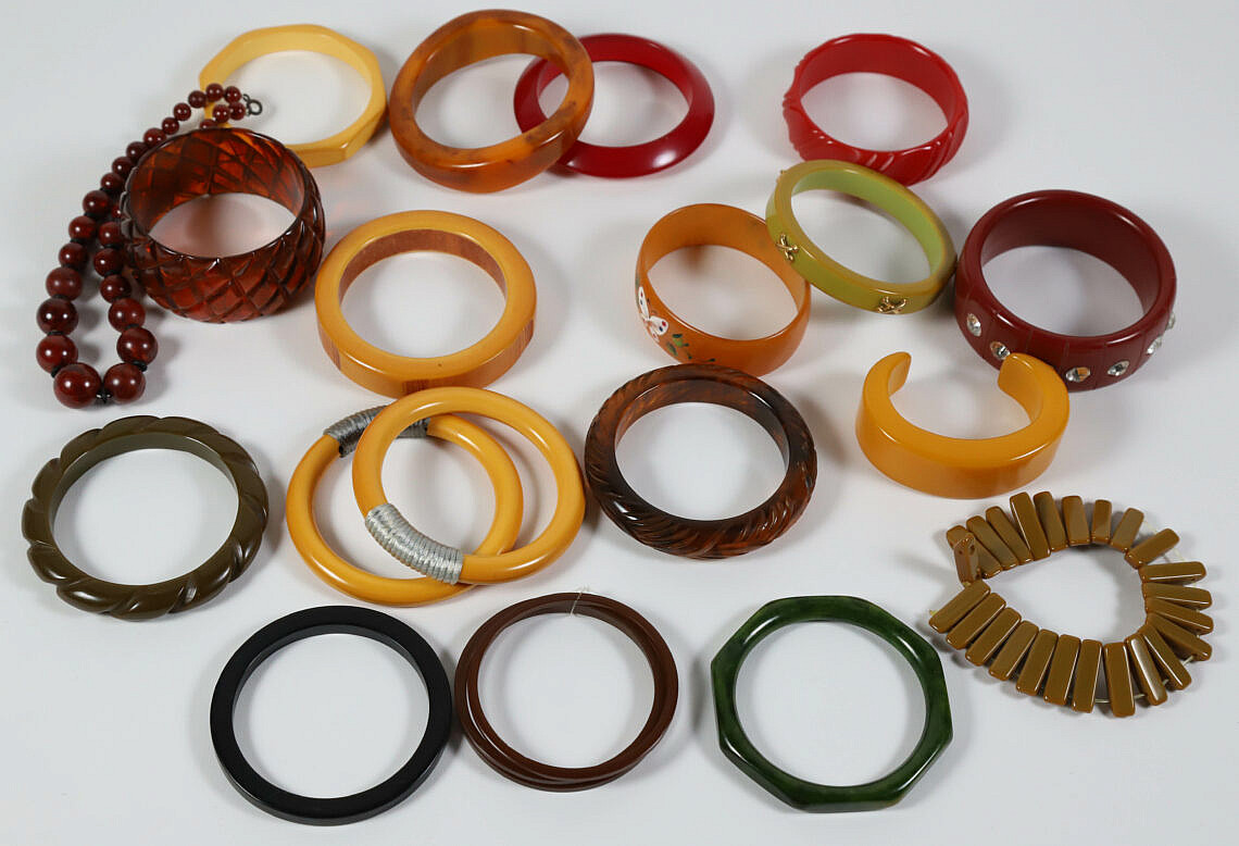 Collection of 20 Pieces of Vintage Bakelite Jewelry - Collection of 20 Pieces of Vintage ...