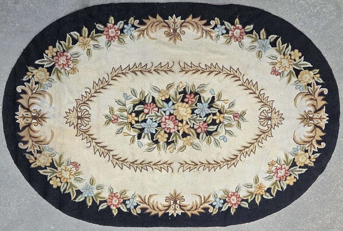 Vintage / Antique Oval Floral Pattern Hooked Rug - Vintage / Antique ...