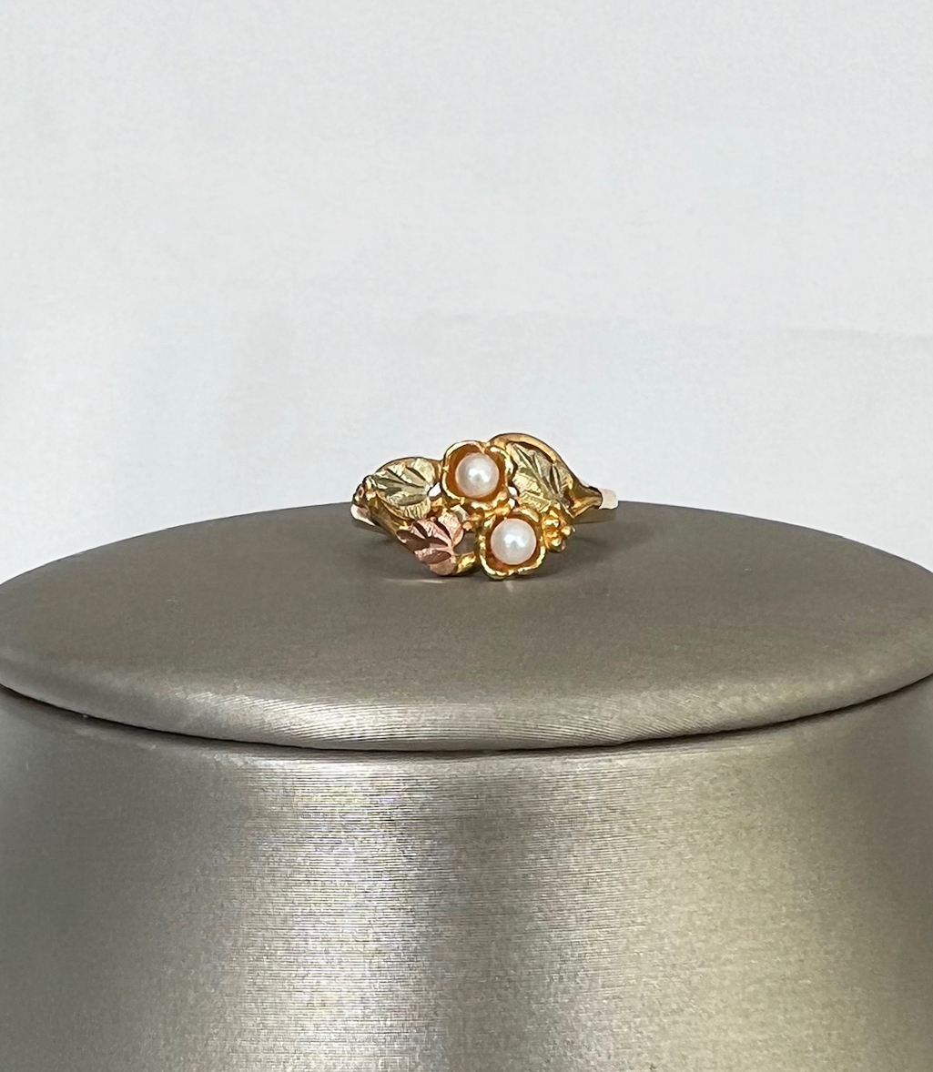 10k Yellow Gold Lady's Leaf Embossed Ring with Two Small Seed Pearls ...