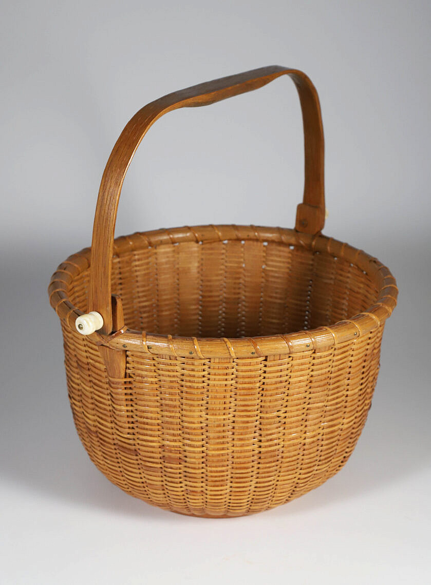Jose Formoso Reyes (1902-1980) Round Swing Handle Nantucket Basket ...
