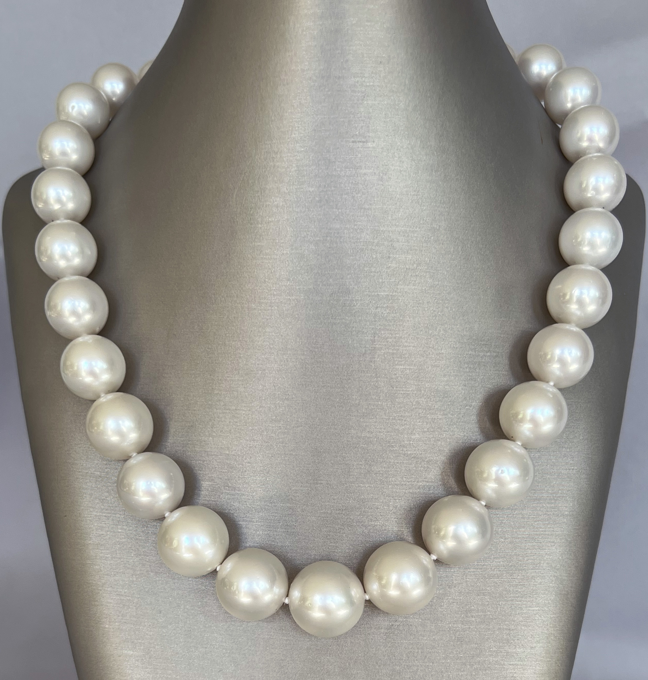 Fine 14mm x 17.3mm White South Sea Pearl Necklace 14k White Gold and Diamond Clasp - Fine 14mm x ...