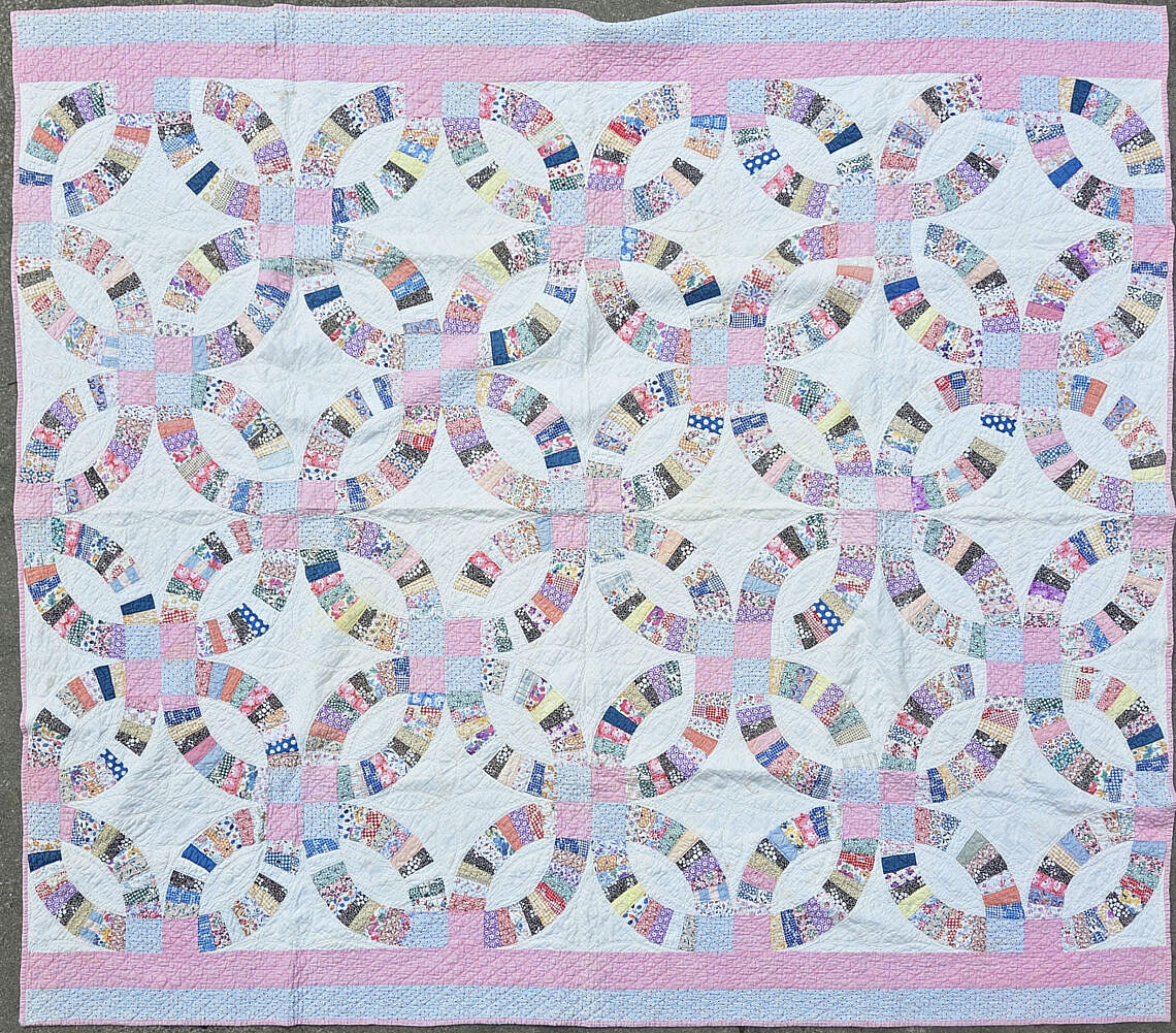 Vintage Double Wedding Ring Patchwork Quilt - Vintage Double Wedding Ring Patchwork Quilt, circa ...